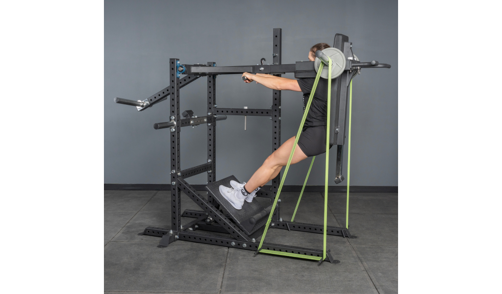 Pendulum Squat vs. Regular Squat: What’s the Difference? – Bells of Steel